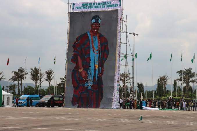 ‘World’s largest painting portrait’ of Tinubu unveiled at Democracy Day ...