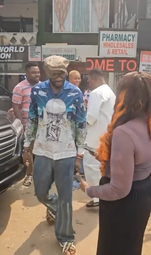 VIDEO: 2Baba spotted shopping with Natasha Osawaru as family search for ...